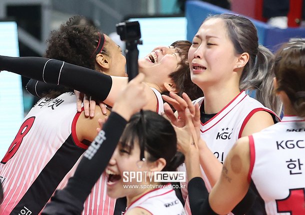 [포토S] KGC인삼공사, '승리 기쁨에 웃고 울고' : 네이트 스포츠
