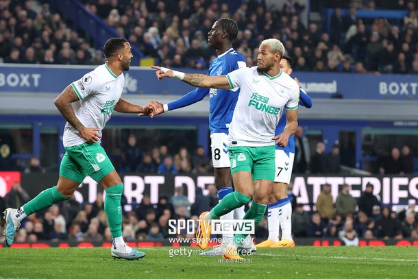 [EPL REVIEW] 2G 10골 '맨시티급' 화력, 뉴캐슬 에버턴 4-1 완파하고 단독 3위로…토트넘과 9점 차, 챔피언스리그 보인다 : 네이트 스포츠