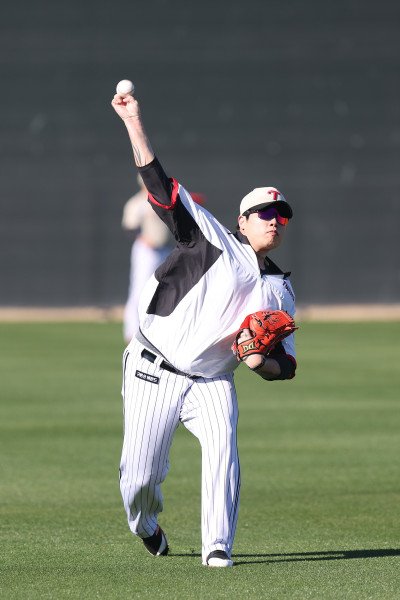 LG에 150km 히든카드 뜨나…90억 FA 보상선수가 2군서 대기한다 : 네이트 스포츠