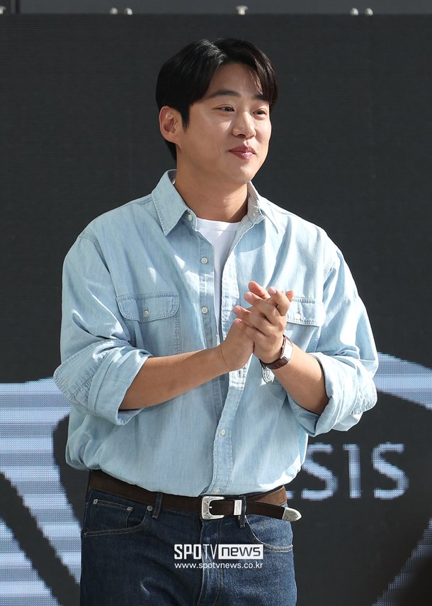 [BIFF]'LTNS' 안재홍 "감독이 둘이라 장점…한 명 입엔 재갈 물려" : 네이트 연예