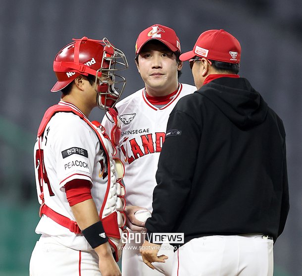 "이재원 형도 가니까"…다사다난 SSG, FA 김민식 잡아달란 세이브왕의 바람 들어줄까 : 네이트 스포츠
