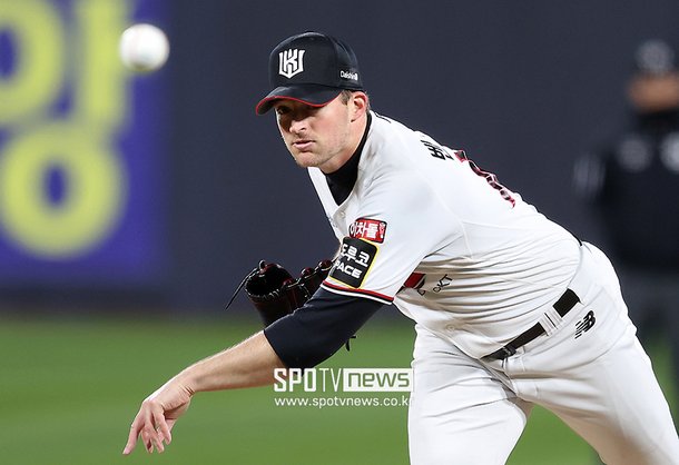 역대급 외인 트리오인데 겨우 50억? LG 대항마 뜬다…MVP, 15승, 무패투수의 합체 : 네이트 스포츠