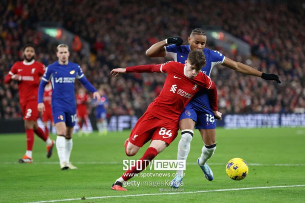 'EPL 데뷔골+MOM 선정' 3일 뒤 아버지는 세상을 떠났다…안타까운 소식 전해졌다 : 네이트 스포츠