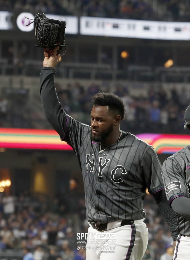 류현진 말고 ERA 6점대 투수에 180억을? 그런데 157km 부활, ML 대기록 세울뻔 했다 : 네이트 스포츠