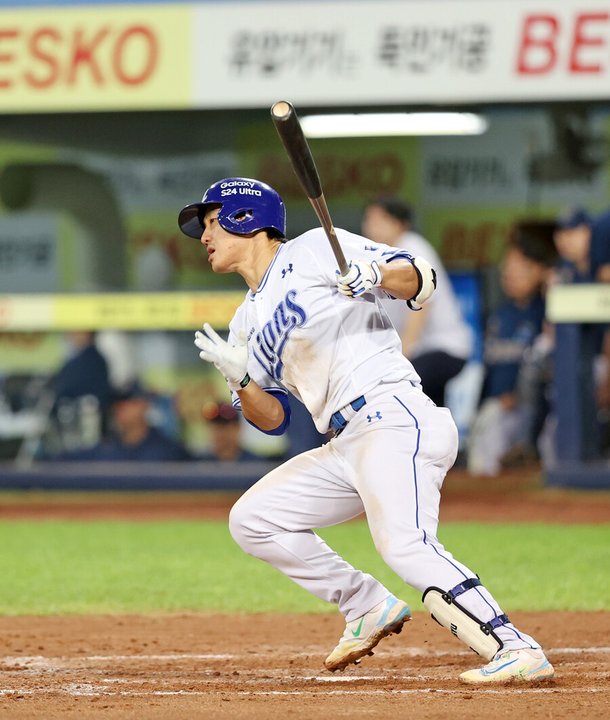 [대구 게임노트] '또 극복 못한 라이온즈 포비아' 삼성, 두산 7-3으로 꺾고 또 웃었다…박병호 KBO 400홈런 금자탑 : 네이트 스포츠