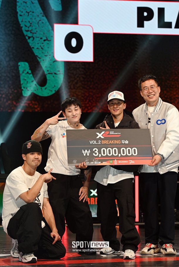 [포토]Shortyforce-Zootyzoot-Siri "X2 SOOP 댄스배틀, 브레이킹 우승 했어요" : 네이트 뉴스