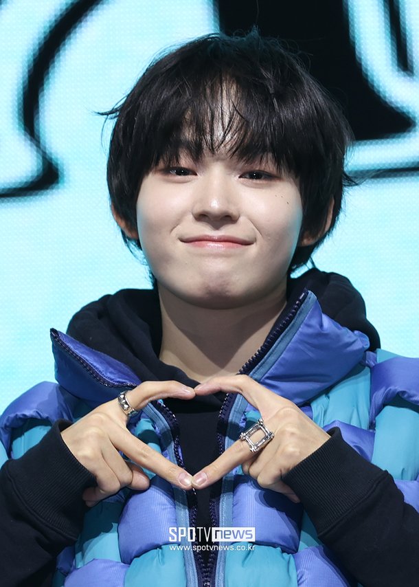 [포토S] 킥플립 케이주, 찹쌀떡 피부 : 네이트 연예