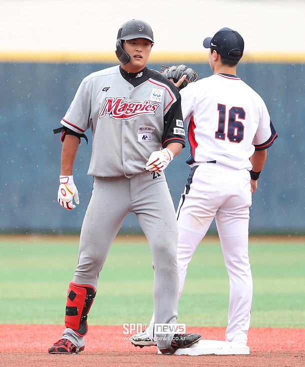 [포토S] 2루타 날린 KBSA 김성균 : 네이트 스포츠