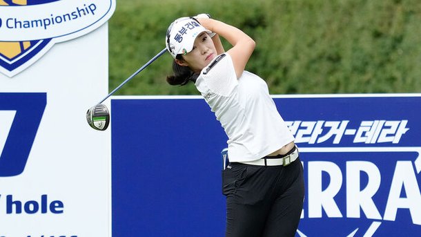 김수지, KLPGA 투어 하이트진로 3R 1타 차 선두 : 네이트 스포츠