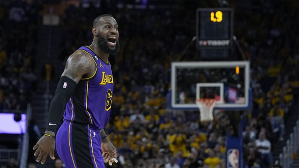 톰프슨 3점 8방…골든스테이트, NBA PO 2차전서 레이커스 완파 : 네이트 스포츠