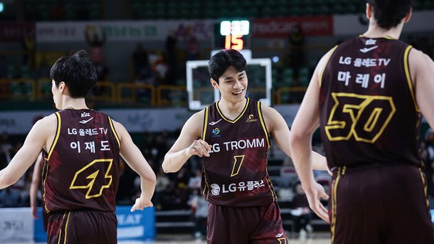 프로농구 LG, kt 꺾고 공동 2위…DB 우승 눈앞 : 네이트 스포츠