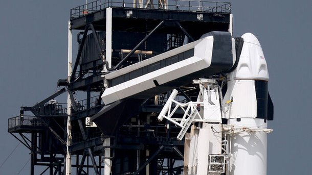 미국 '민간인 최초 우주유영' 스페이스X 우주선 오늘 발사 시도 : 네이트 뉴스