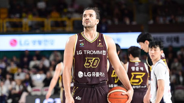 프로농구 LG, KCC 대파하고 선두 복귀 : 네이트 스포츠