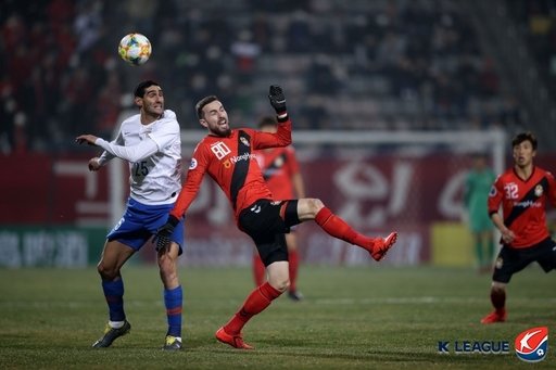 머치vs펠라이니…EPL 출신 MF 맞대결은 판정 무승부 : 네이트 스포츠