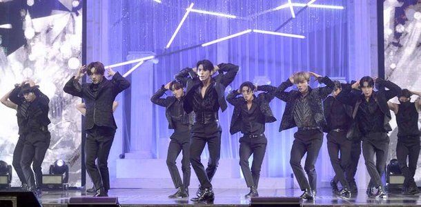 [SW포토]고민없이 재계약 마친 SF9 : 네이트 연예