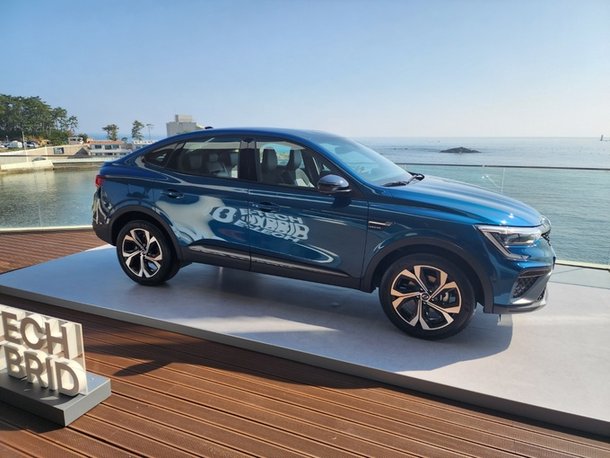 [권영준의 독한 카 다이어리] 유러피안 감성 충만 XM3 E-TECH 하이브리드 : 네이트 뉴스