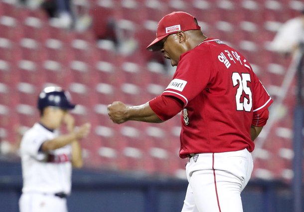 'PO를 향한 전쟁' SSG-NC 준PO 1차전 선발투수 발표…엘리아스 vs 신민혁 : 네이트 스포츠