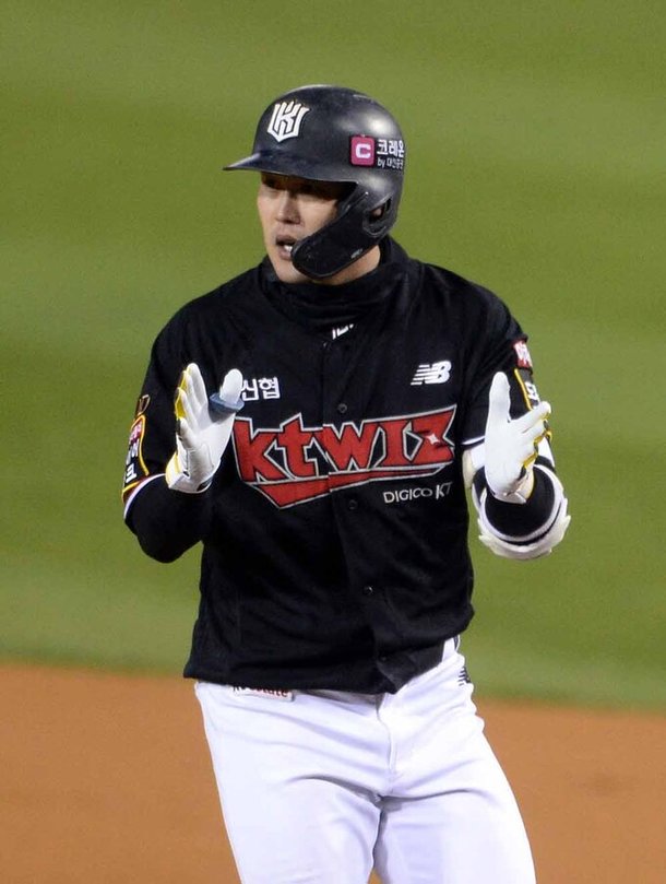 [SW포토]안타 날린 kt 배정대 : 네이트 스포츠