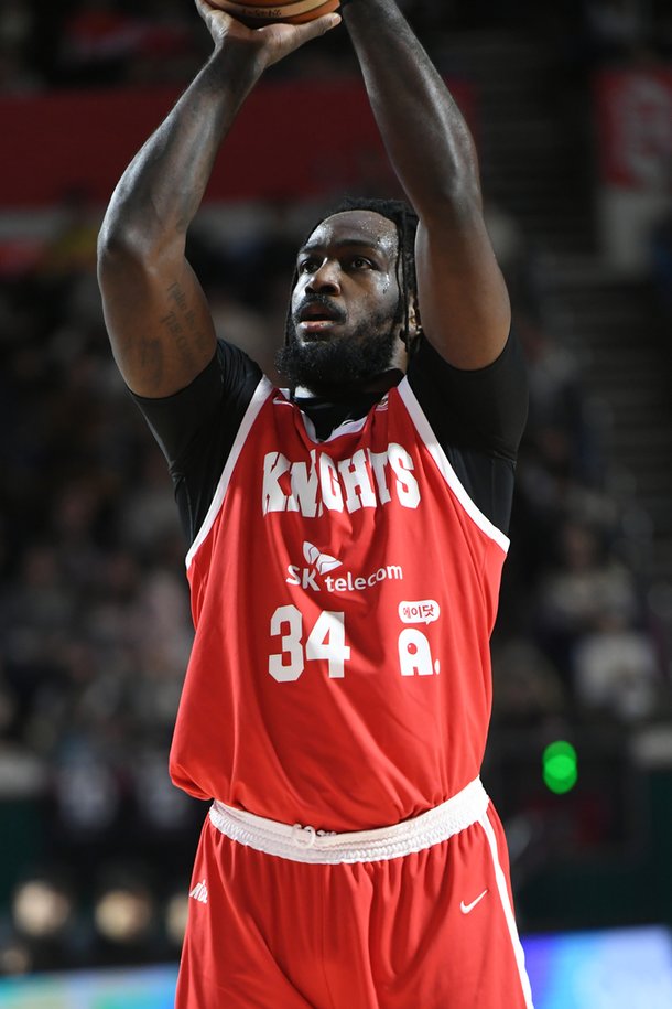 선두 SK, 접전 끝 KT 제압…워니 2G 연속 더블더블 활약 : 네이트 스포츠