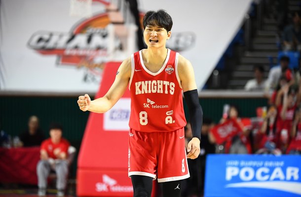 'MVP 집토끼 잔류' SK, FA 안영준과 동행 계속…가드 빈자리 김낙현 합류 : 네이트 스포츠