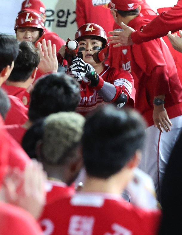 [준PO3] 괴력의 고명준, 위기의 SSG에 깃든 유일한 희망…3G 연속 대포 가동 '괴력쇼' : 네이트 스포츠