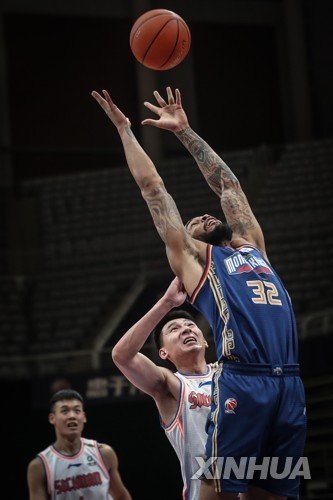 (SP)CHINA-LIAONING-SHENYANG-BASKETBALL-CBA LEAGUE-NANJING MONKEY KINGS ...