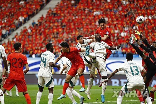 (SP)CHINA-DALIAN-FOOTBALL-WORLD CUP-QUALIFIERS-CHINA VS SAUDI ARABIA ...