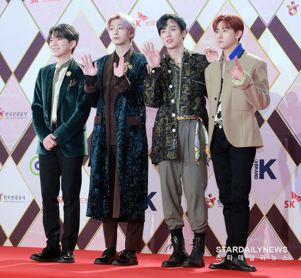 [S포토] 몬스타엑스, '2명은 촬영 중' (2019 KBS 가요대축제) : 네이트 뉴스