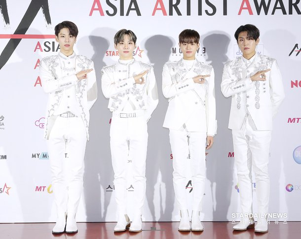 [S포토] AB6IX, '귀공자식 포메이션' (2020 AAA) : 네이트 연예