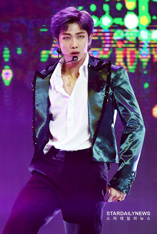 [S포토] 방탄소년단(BTS) RM, '헉 헉' (2020 MMA) : 네이트 연예
