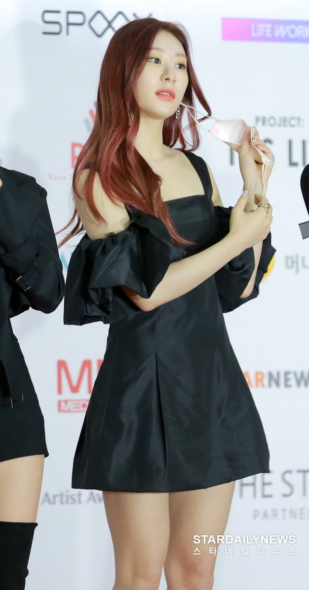 [S포토] ITZY 채령, '마스크 싫어' (2021 AAA) : 네이트 연예