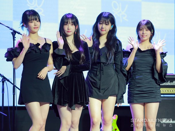 [S포토] QWER, '최애의 아이들' : 네이트 연예