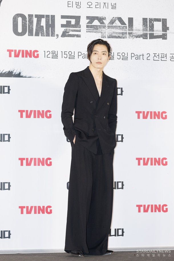 [s포토] 김재욱 완벽한 모델 포즈~ 이재 곧 죽습니다 네이트 연예