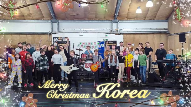 뮤지컬 '스쿨 오브 락' 밴드 버전 캐롤 라이브 연주 영상 공개 : 네이트 연예