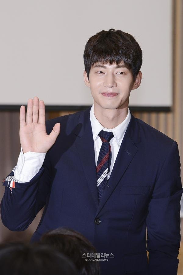 故송재림, 긴 여행 떠난다…오늘(14일) 발인 : 네이트 뉴스