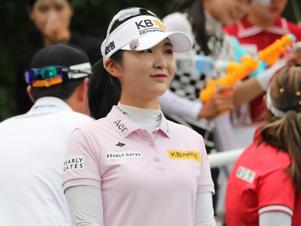 이예원 1위, 디시트렌드 KLPGA 팬 투표에서 강력한 존재감 발휘 : 네이트 뉴스
