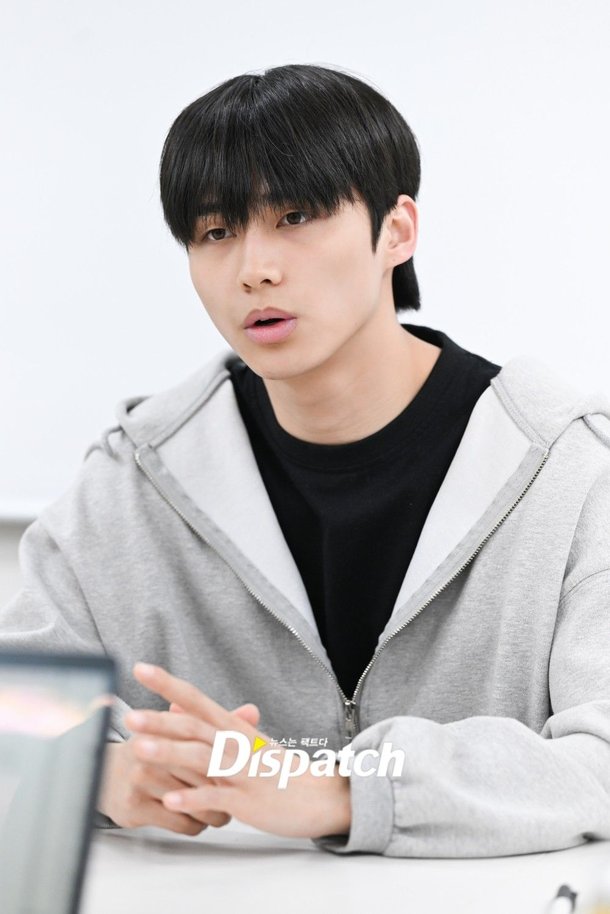 [D-eye] "더이상, JMS는 없다"…'DKZ' 경윤, 모태신앙의 탈출 : 네이트 연예