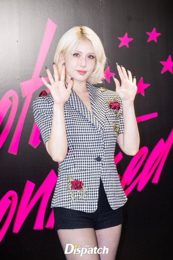 [현장포토] "172cm 46kg"…전소미, 바비인형 각선미 | 아이돌24시 : 네이트 연예