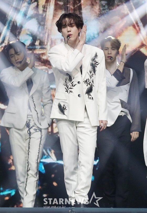 JYP 측 "갓세븐 유겸 AOMG행? 재계약 다각도 논의 중"[공식] : 네이트 연예