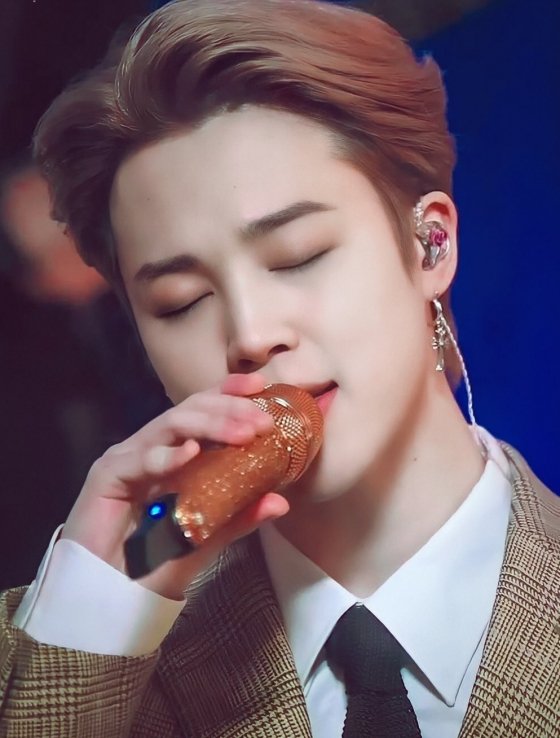 방탄소년단 지민, 美 'MTV 언플러그드' 레전드 무대 전 세계 극찬…''팬덤 존재의 40%'' : 네이트 연예