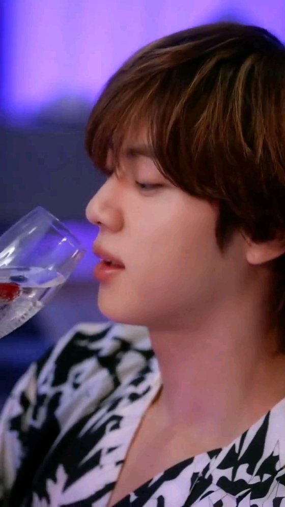 방탄소년단 진을 '근본적인 아름다움'이라 불렀던 그, 이젠 James Jin…뮤즈를 향한 뜨거운 사랑 | 네이트 연예