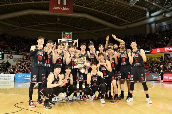 KGC 정규리그 우승! KBL 3번째 '와이어 투 와이어'…레전드 양희종 은퇴식 : 네이트 스포츠