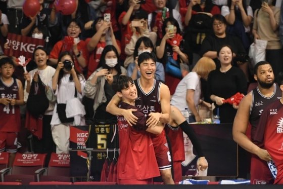 '15점 차 뒤집은 4쿼터' KGC 기사회생, 7차전까지 간다…SK에 86-77 승 [챔프전] : 네이트 스포츠