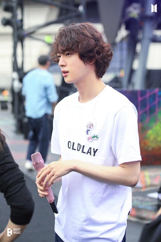 방탄소년단 진 디자인 알제이, BT21x맥도날드 캠페인 가장 먼저 품절…'핫 인기' : 네이트 연예