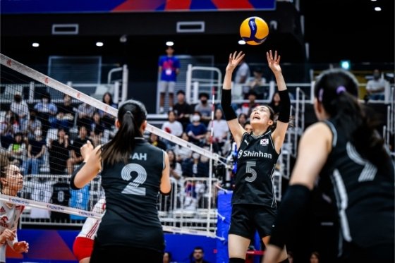 '충격의 VNL 27연패' 韓 여자배구, 2년 연속 승점 1점도 못 땄다…라바리니의 폴란드에 셧아웃 패 [수원 현장리뷰] : 네이트 스포츠