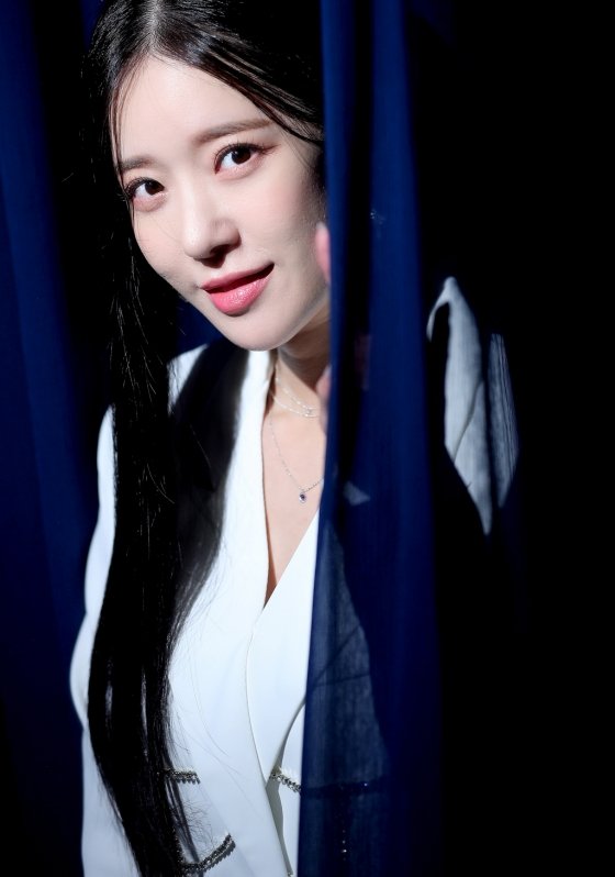 "영탁처럼 감동+웃음 주고파"…송민경, 밈 트로트 '머선일이고' 발표[★FULL인터뷰] : 네이트 연예