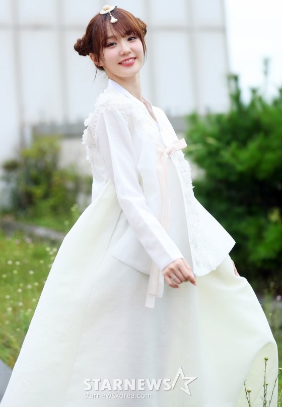 [단독]엘즈업, 추석 플리 추천…"보름달 보고 '이루리'" [한복 인터뷰②] : 네이트 연예