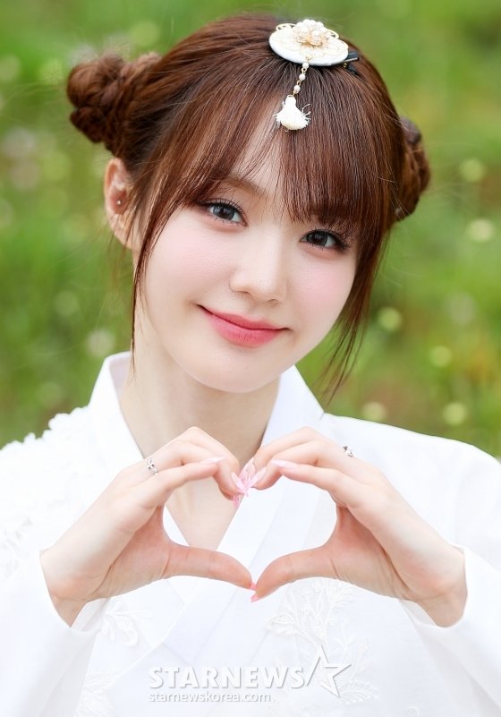 [단독]엘즈업이 뽑은 한복 여신은? "귀엽고 사랑스러워" [한복 인터뷰①] : 네이트 연예