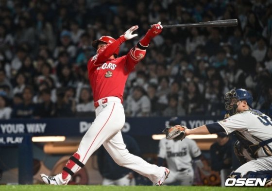 '드디어 터졌다' 최정, PS 통산 첫 만루포 작렬…KBO 역대 1위 기록도 세웠다 [준PO3] : 네이트 스포츠