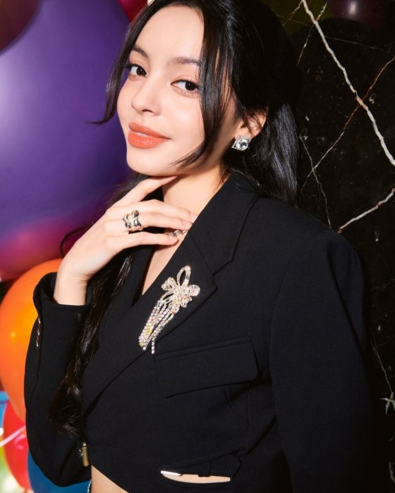 'JYP 신인' VCHA 카밀라, 데뷔곡 'Girls of the Year' 개인 포토 공개 : 네이트 연예